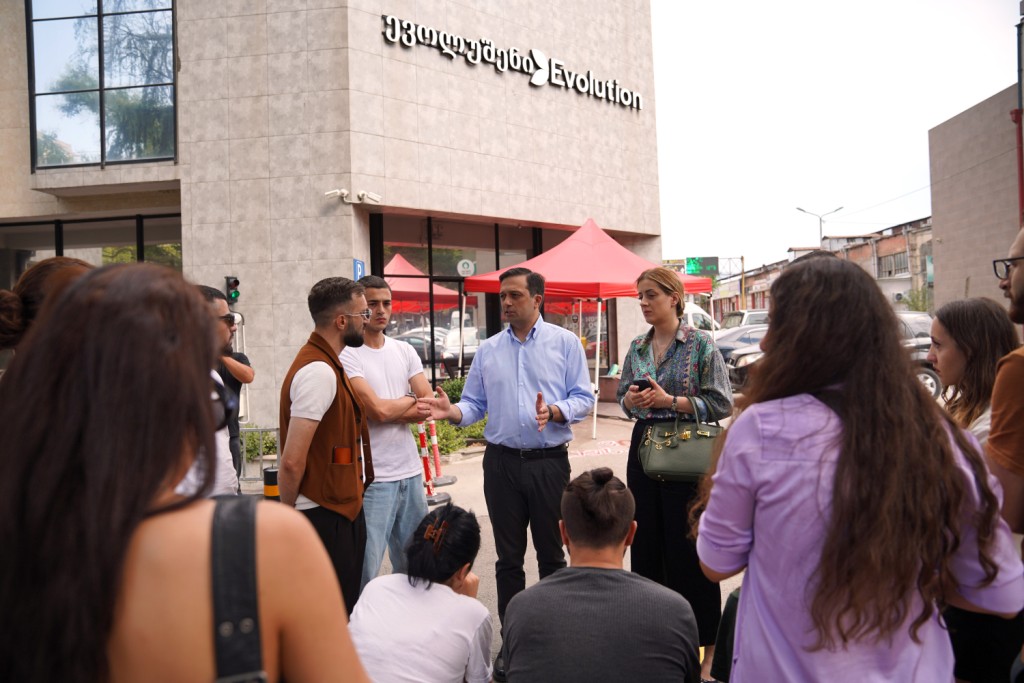 Public Defender Meets with Striking Employees of Evolution Georgia